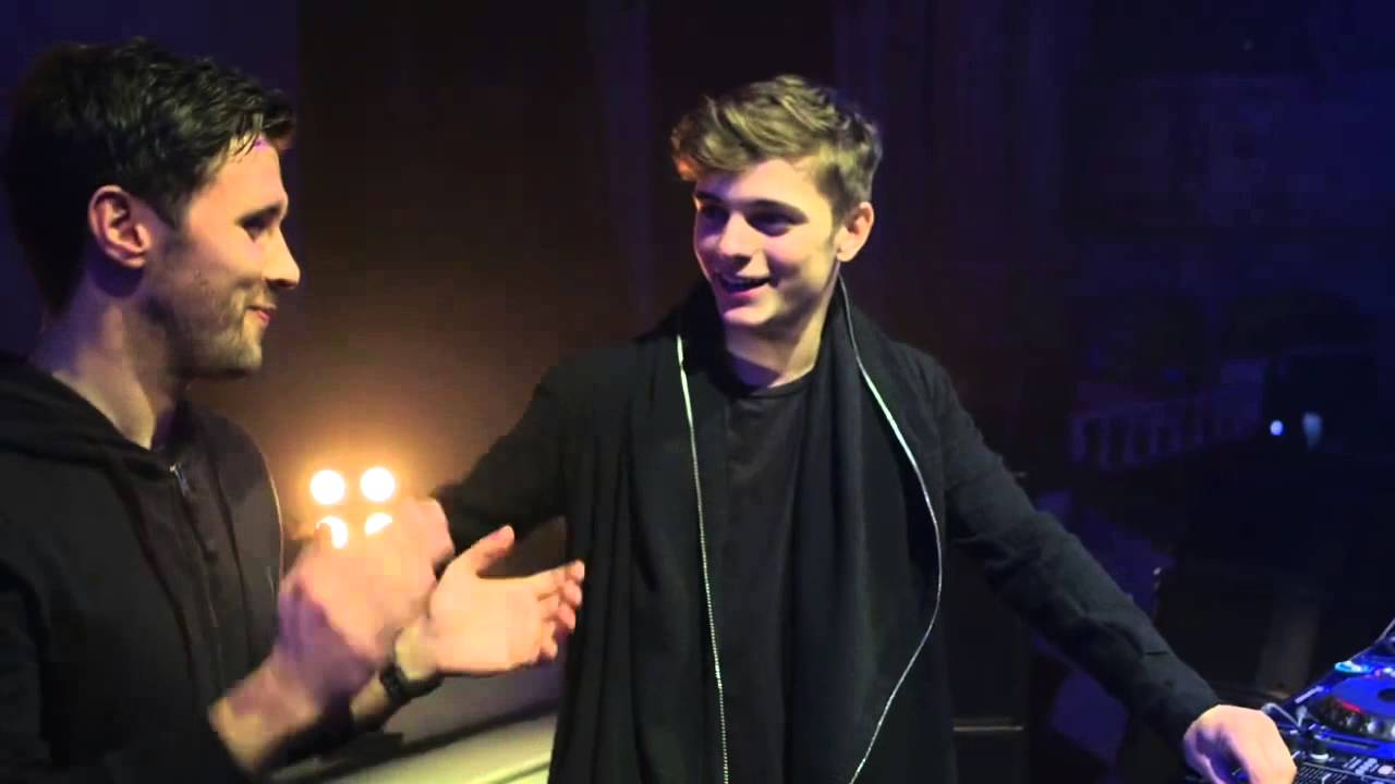 Jump like Martin Garrix - YouTube