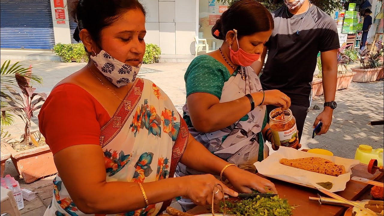 Mumbai Lady Selling Homely Food on Streets | Indian Street Food - YouTube