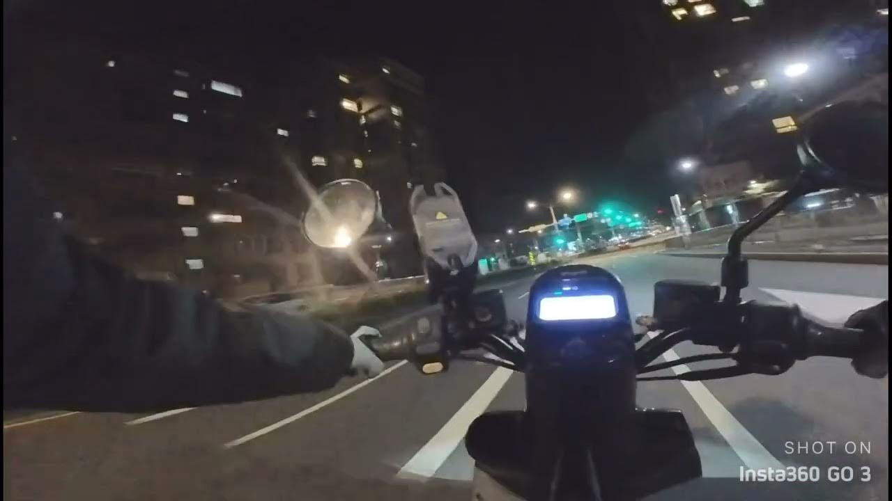 Gogoro 3 | GoShare Rental E-Bike | Taipei | Gongguan Night Market - YouTube