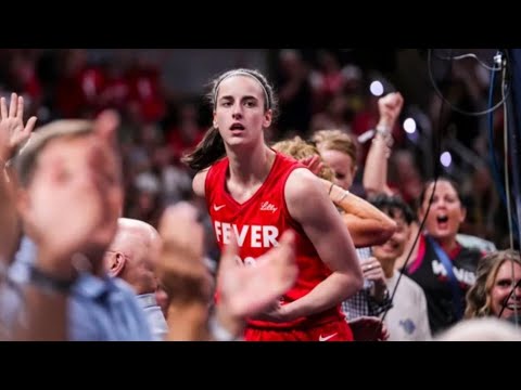 Caitlin Clark's Two-Word Message for Seattle Storm Bench! - YouTube
