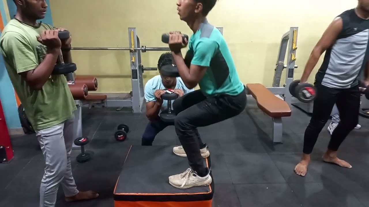 Plyometric Squats Jump - YouTube