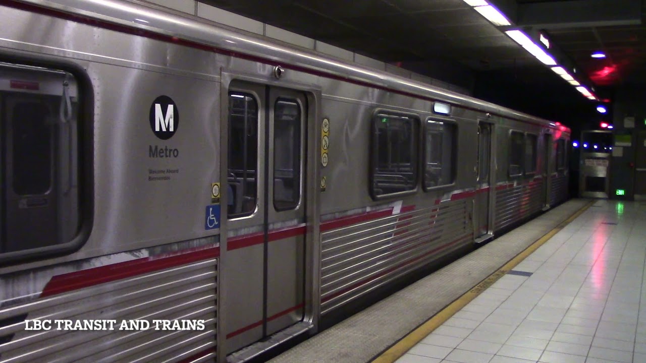 Metro Red Line arrving and departing Universal City - YouTube