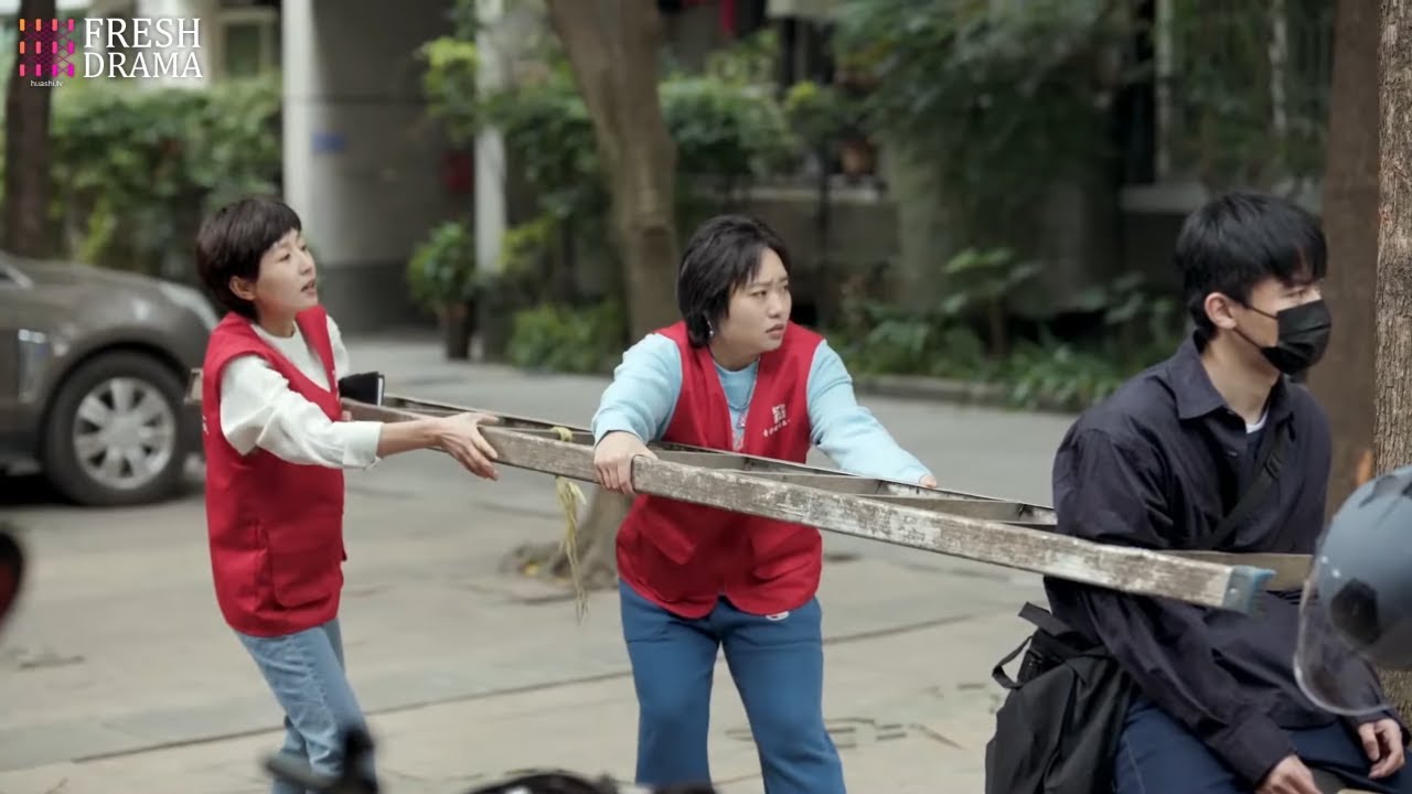 She used the ladder to catch the "thief"! But what happened next made ...