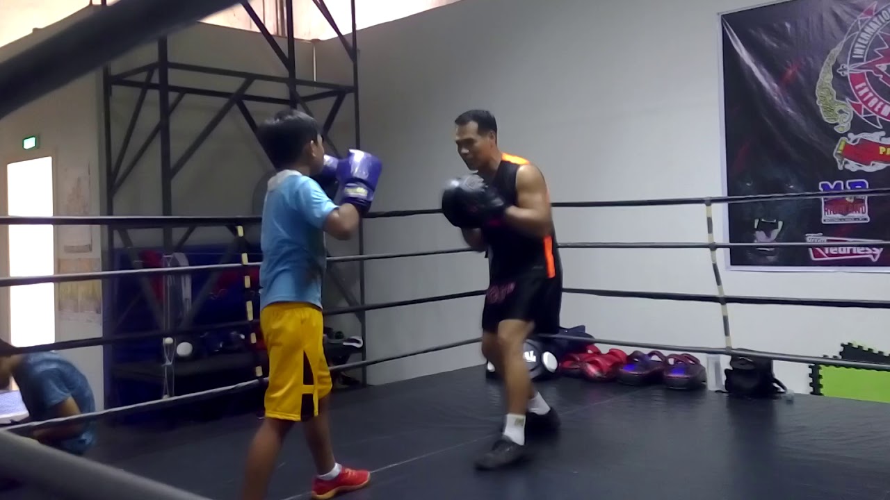 Marky Boxing Lesson May 30,18 with coach Kier - YouTube