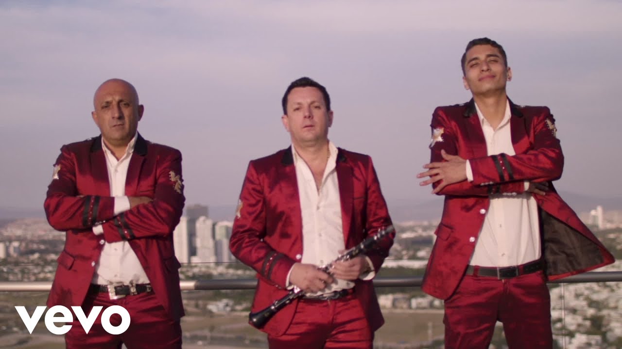 Banda Guasaveña de Valentín Elizalde - Sólo Tuyo - YouTube