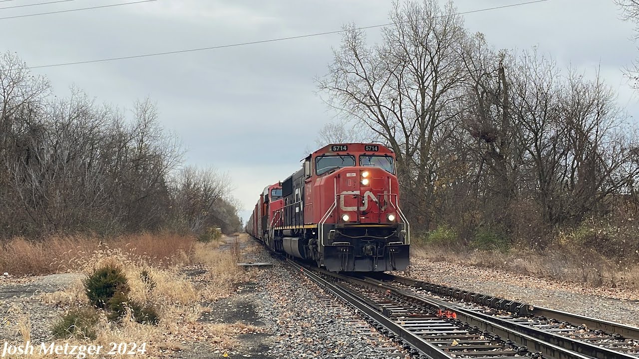 CN E25161-31 w/ CN SD75I #5714 and CN ES44AC #3827 @ Durand, MI 10/31/24 - YouTube