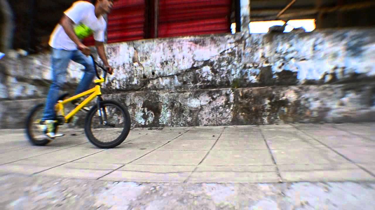 Destúrbio BMX - Bruno Ross 2013 - YouTube