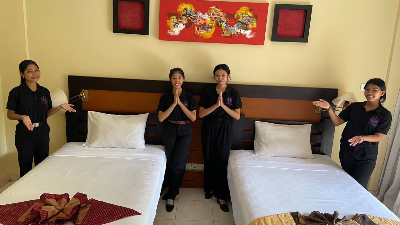 Tutorial Making bed dengan Triple sheet | kelompok 8 |1C MBP - YouTube