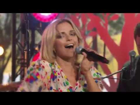 Petra Marklund - Som du bäddar (Moraeus med mera 2015)