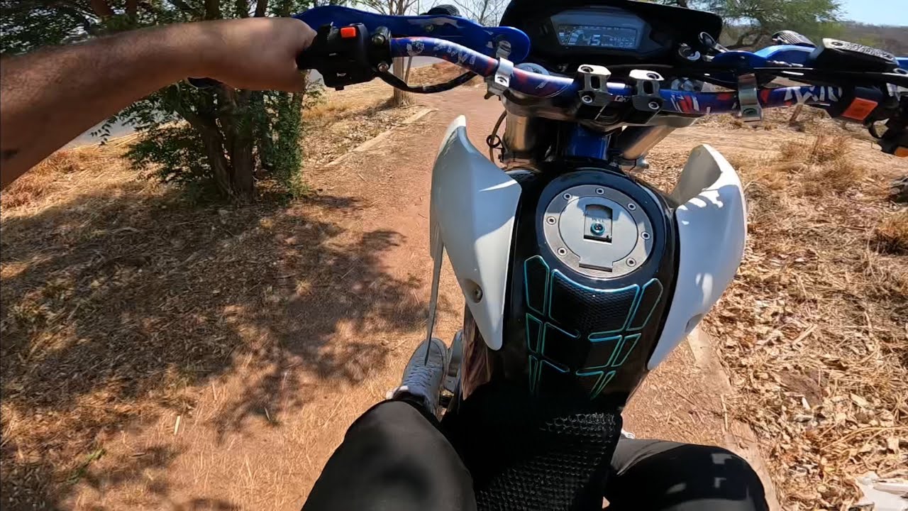 Muy Brava La DM250, - YouTube