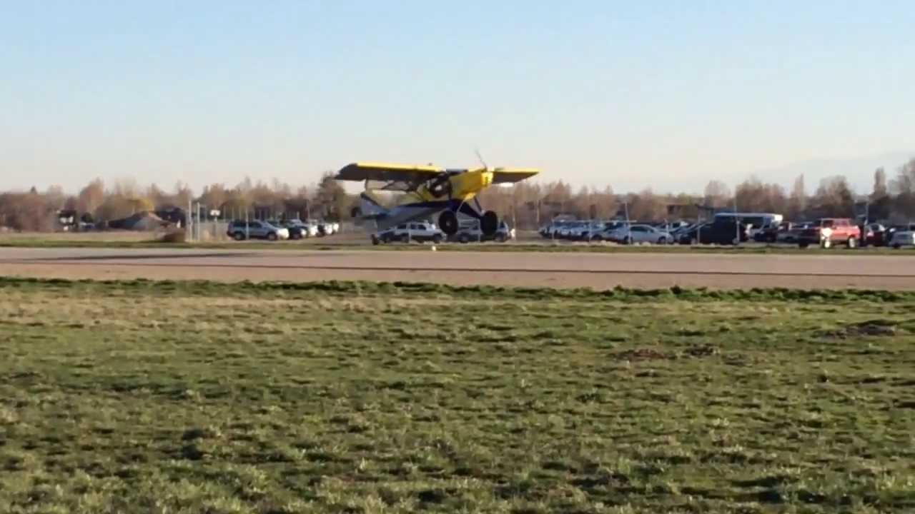 Steve Henry caught having fun in Super Stol at KMAN - YouTube
