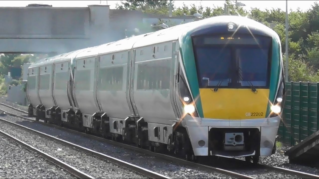 Irish Rail 22000 Class Intercity Train - Clondalkin Fonthill Station ...