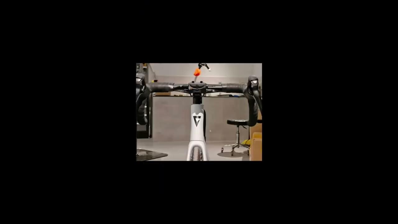Giant Road Bike PCR Ltd2 Road Bicycle - YouTube