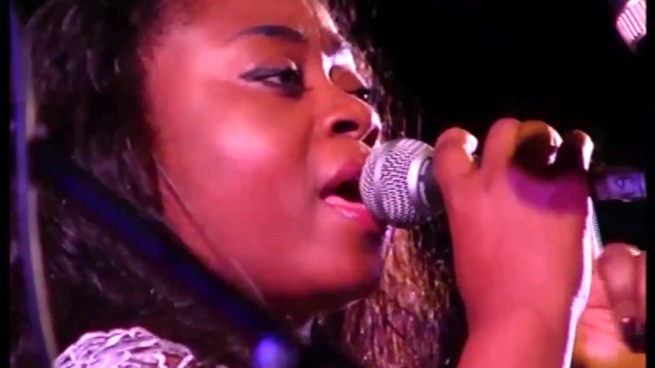 FAYA TESS. Ndaya: concert à Toulouse avec ELBA TOP - YouTube