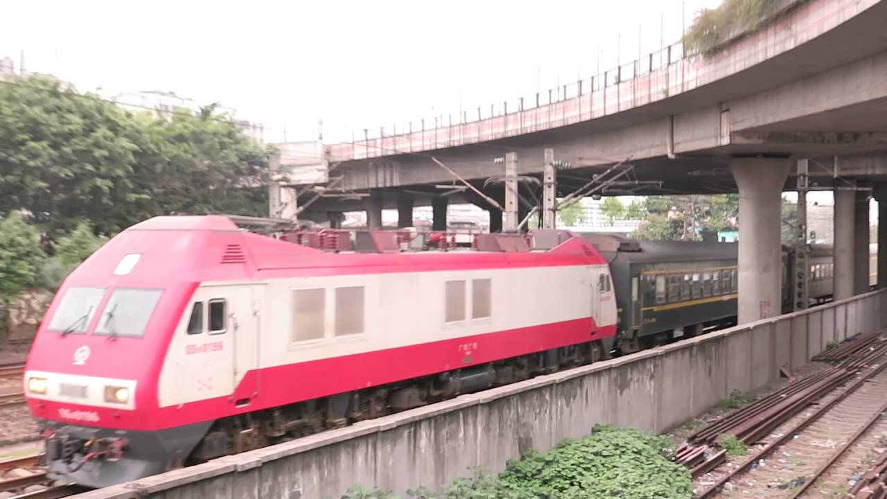 [HD] The Southbound K9049 (SS9G 0196 + 25G) Chinese railway passenger ...