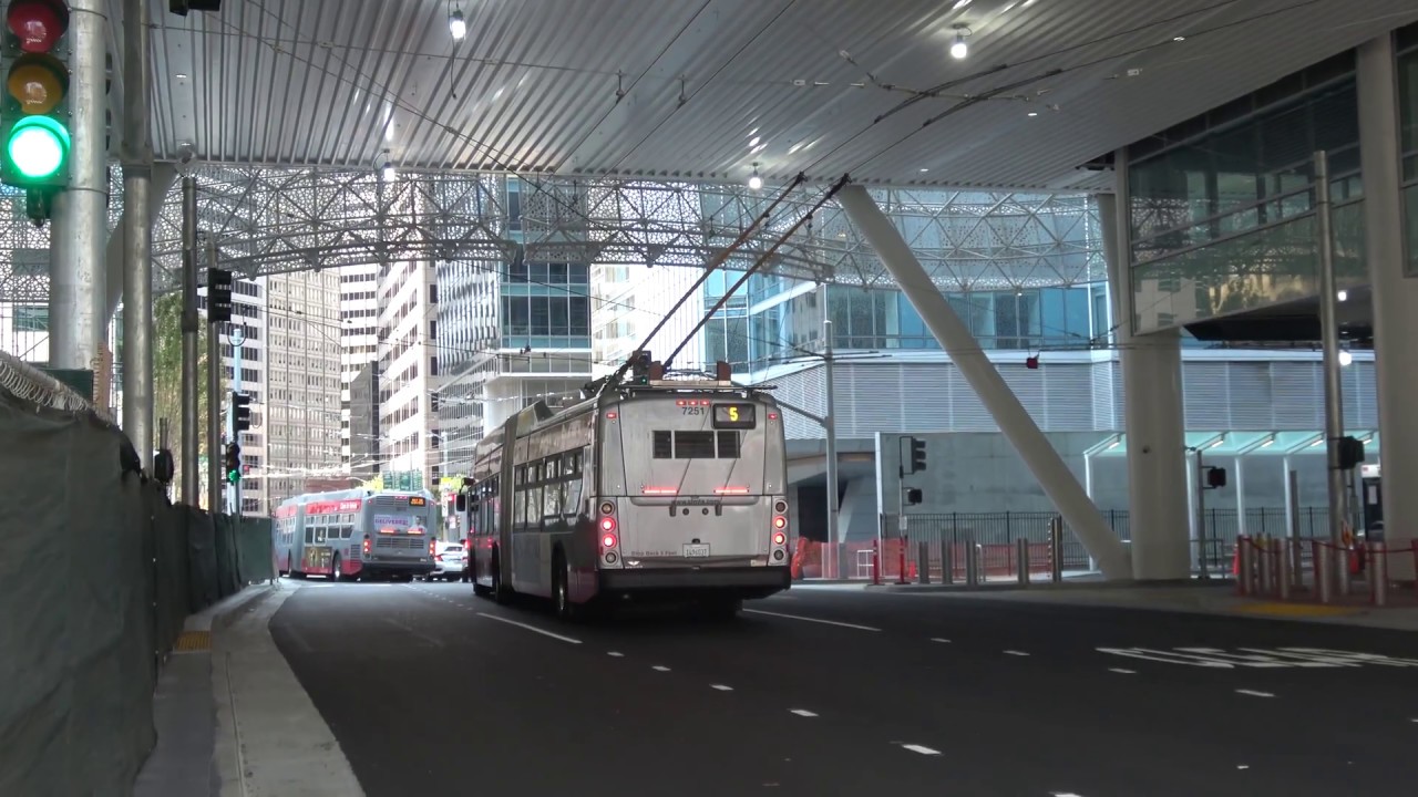 SF MUNI Trackless Trolleys at Salesforce Tower - YouTube