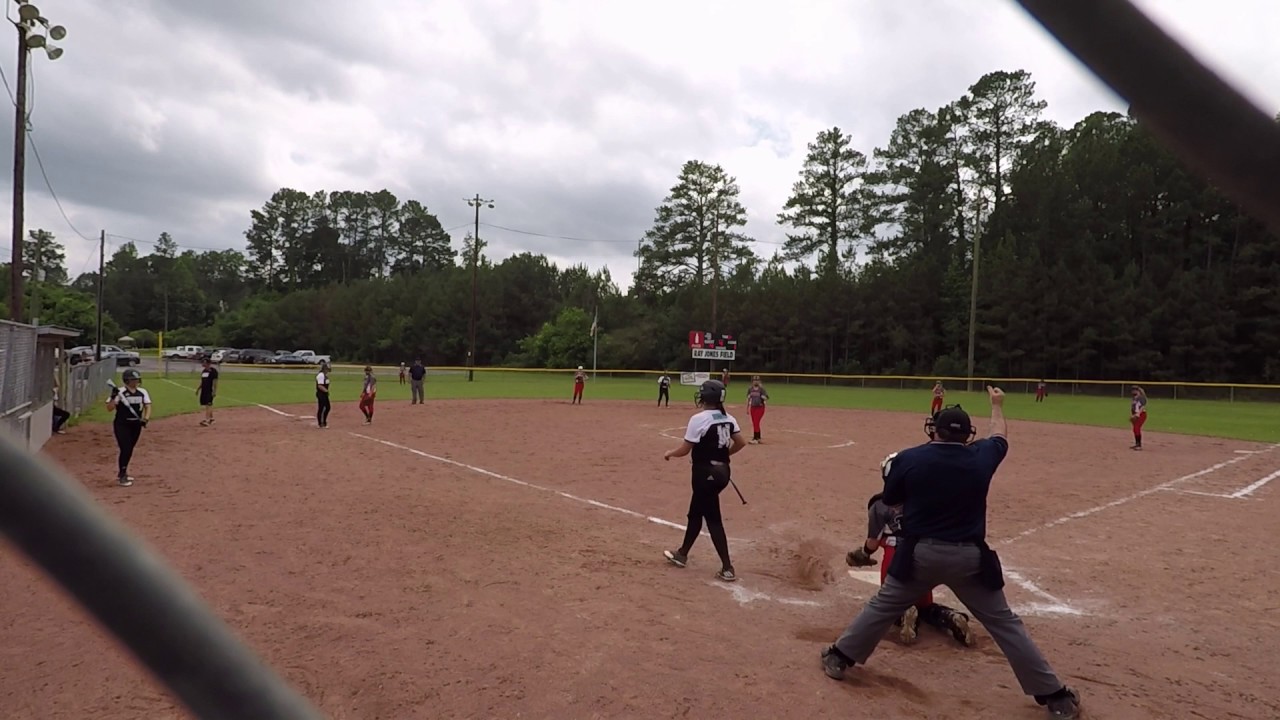 Kaylee Hawkins at bat- takes a walk - YouTube