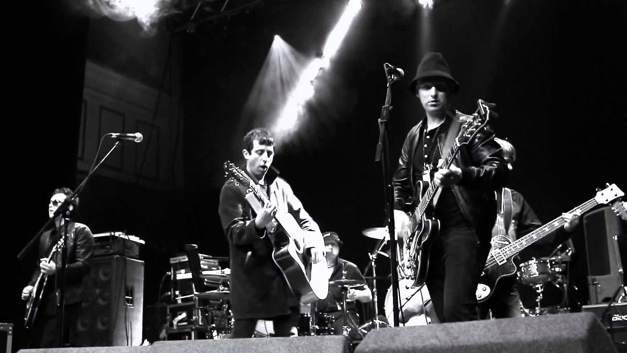 Alias Kid - Revolution Sometime LIVE - YouTube