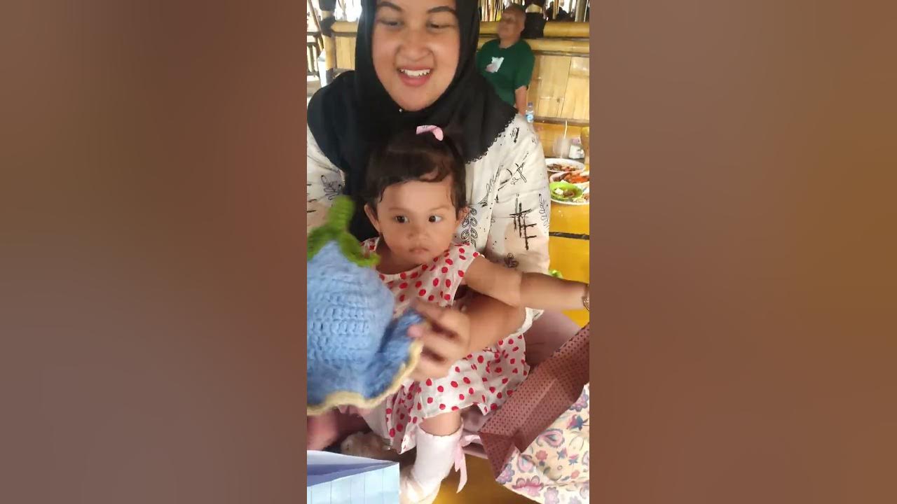 Ultah 1 thn shyra @ - YouTube