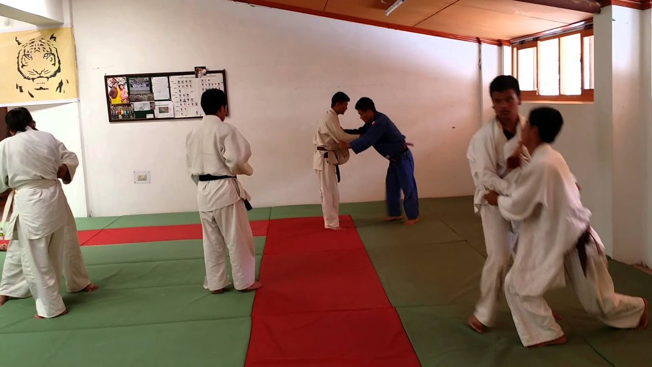 Coach's Training Session - With Densign White - YouTube
