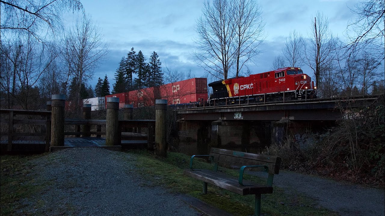 CPR Train Spotting HD: CP 7433 East, 112 highballs River Road BC. 4/4 12/28/24 - YouTube