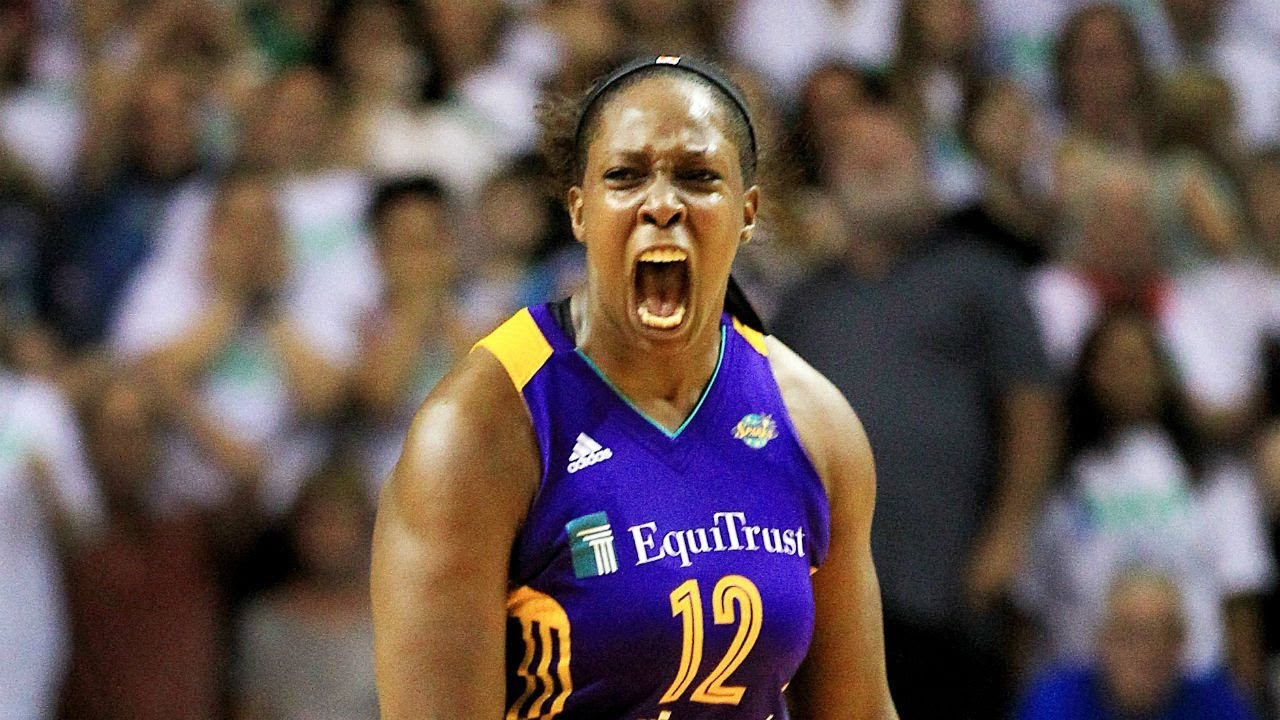 Chelsea Gray's Career-High 27 Points in Game 1 of the 2017 WNBA Finals ...
