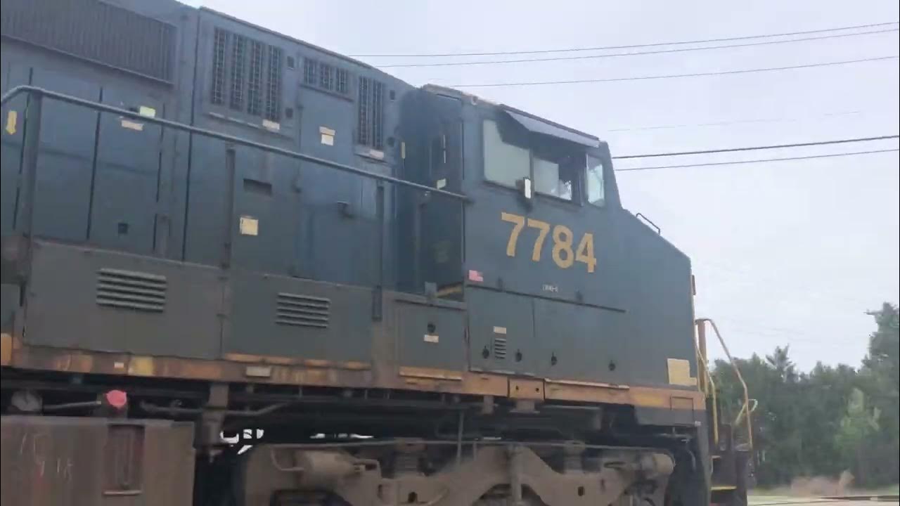 CSX 7784 and CSX 7246 Fresh CM44AC leads 19 car Q583 on 3-24-22 at 12:31 pm - YouTube