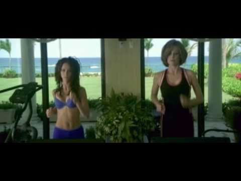 Jennifer Love Hewitt's bouncing boobs