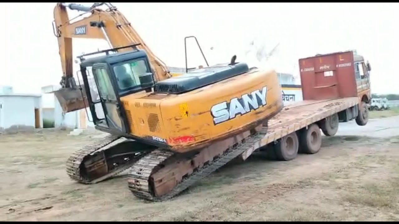 excavator loading unloading | excavator unloading accident # ...