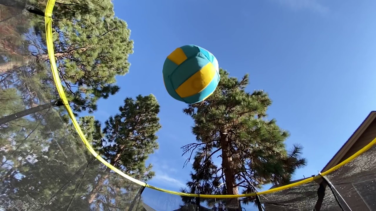4 min. beach ball super slomo loop (raw sound) - YouTube