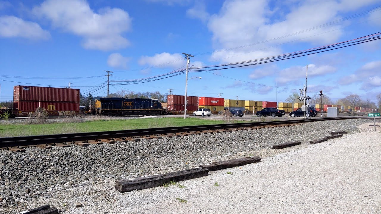 Long Fast 60MPH CSX Rainbow Intermodal Q009 - ES44AH's #753, #3091 ...