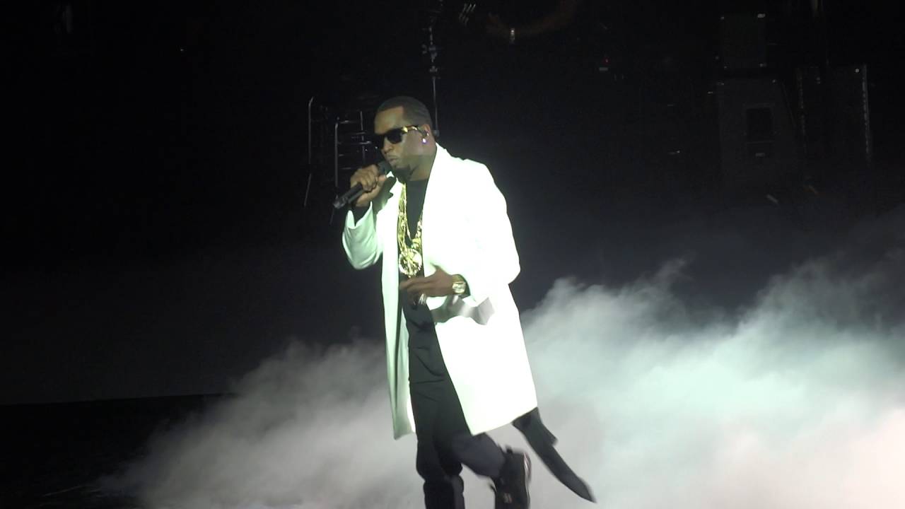 Bad Boy Family Reunion - Puff Daddy, Victory (live at the Prudential ...