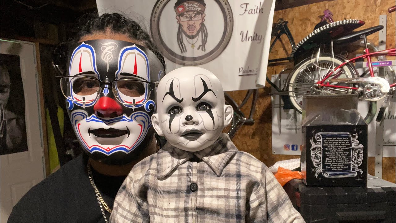 Mister cartoon mask review/trunk n treat. Lowrider bike display - YouTube