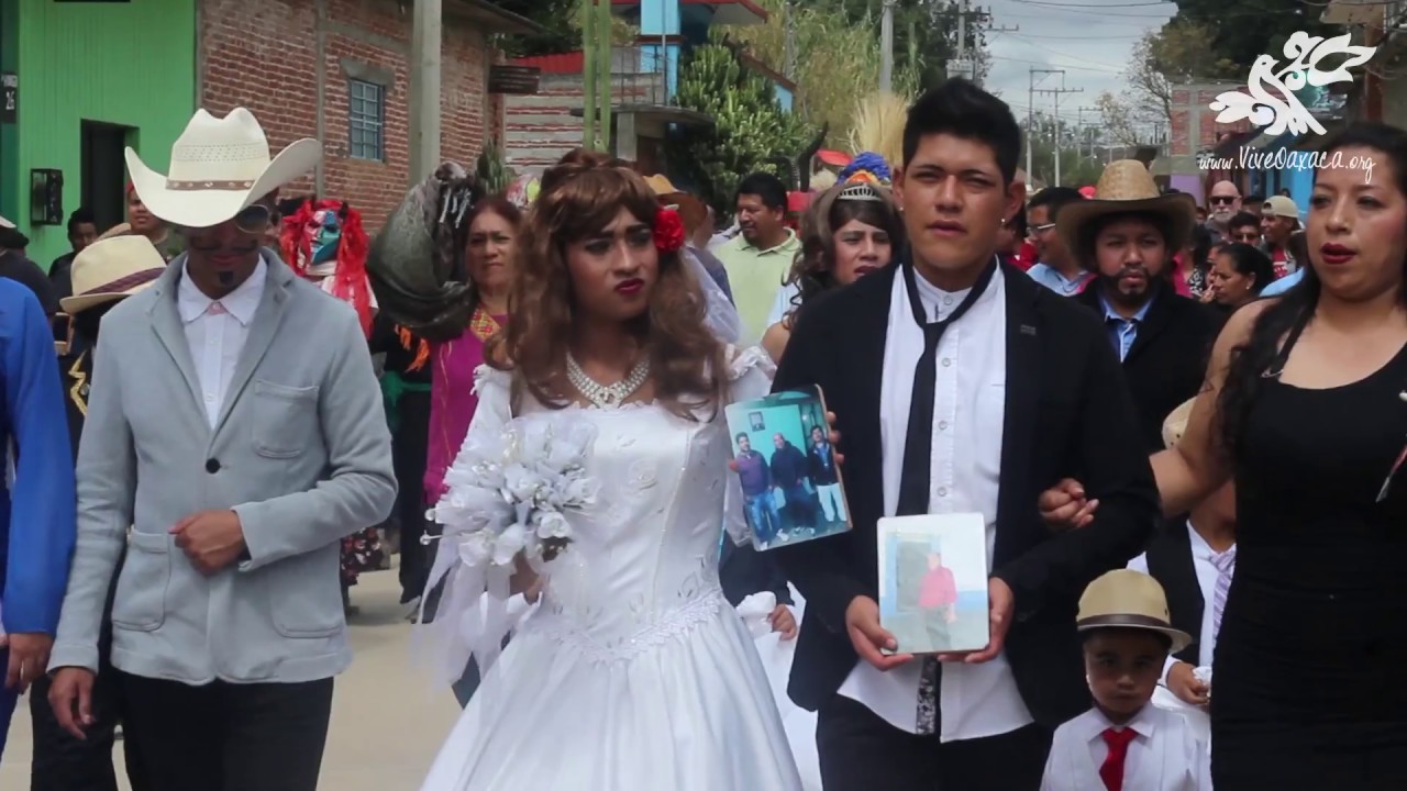 Carnaval 2018 de San Martín Tilcajete, Oaxaca (Con Lila Downs) - YouTube