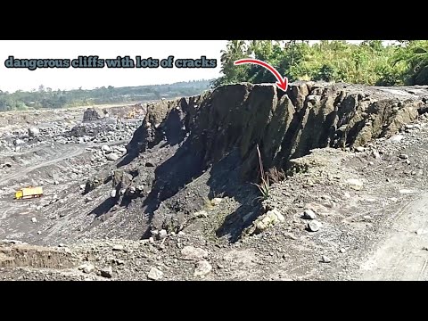 The Most Dangerous Mining Route, Many Cracks in the Cliff Walls - YouTube