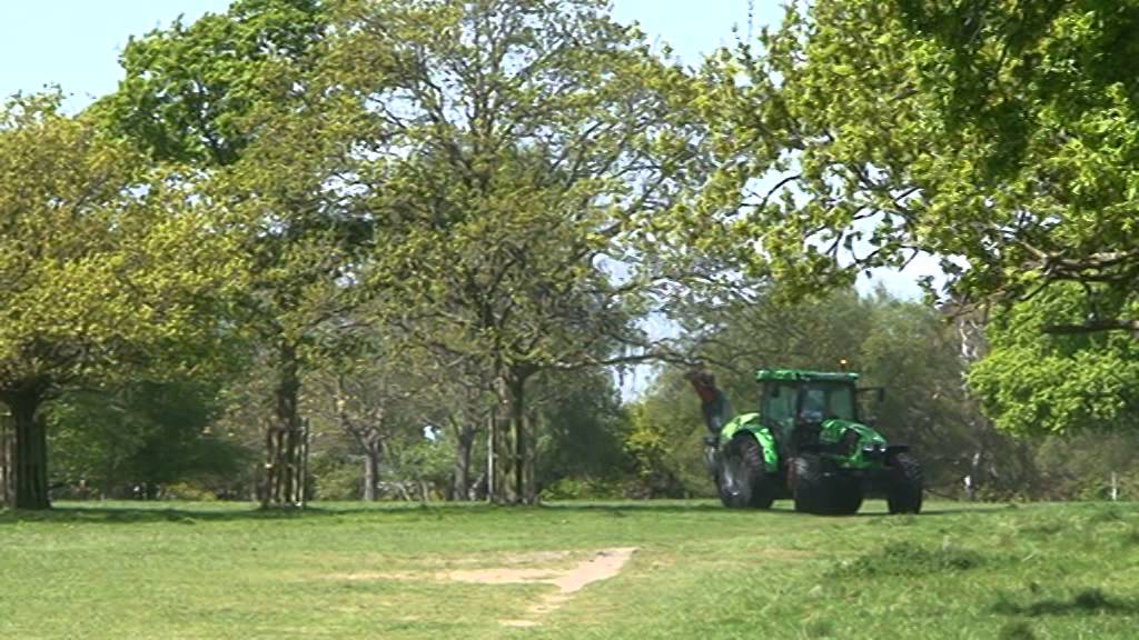 OPM spraying in Richmond Park - YouTube
