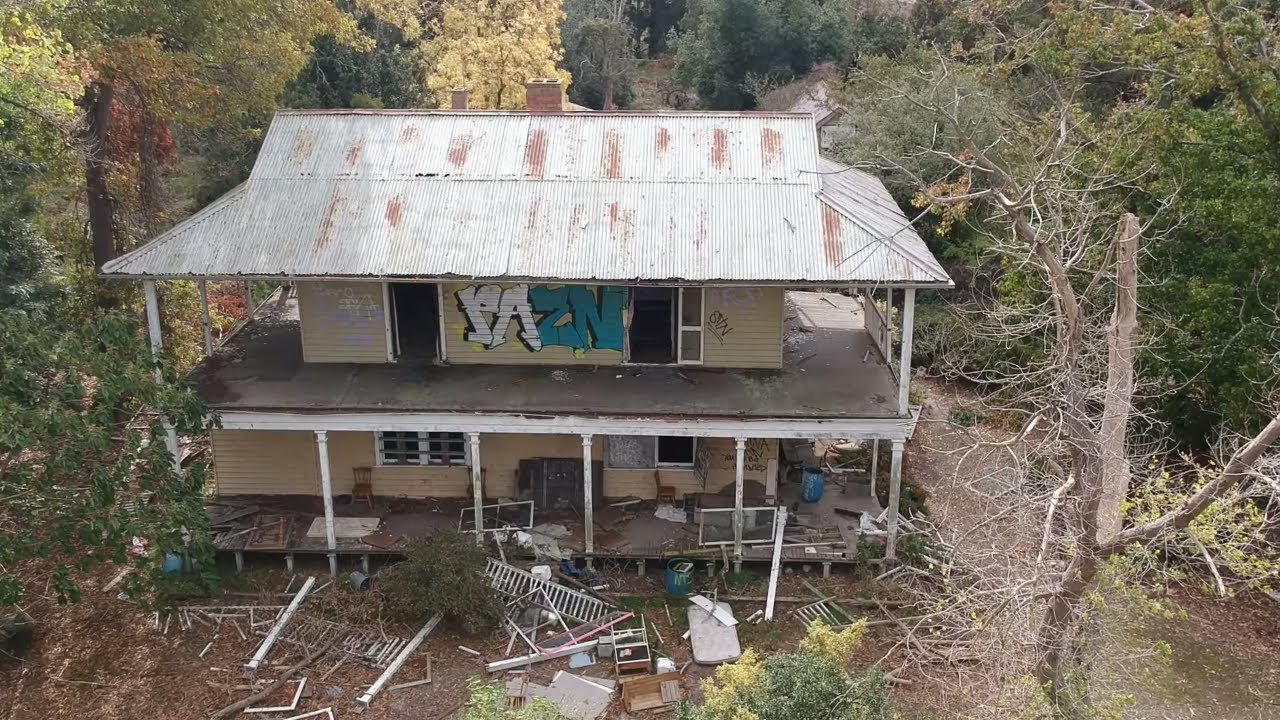 Abandoned - Creepy hoarders farm house - - YouTube