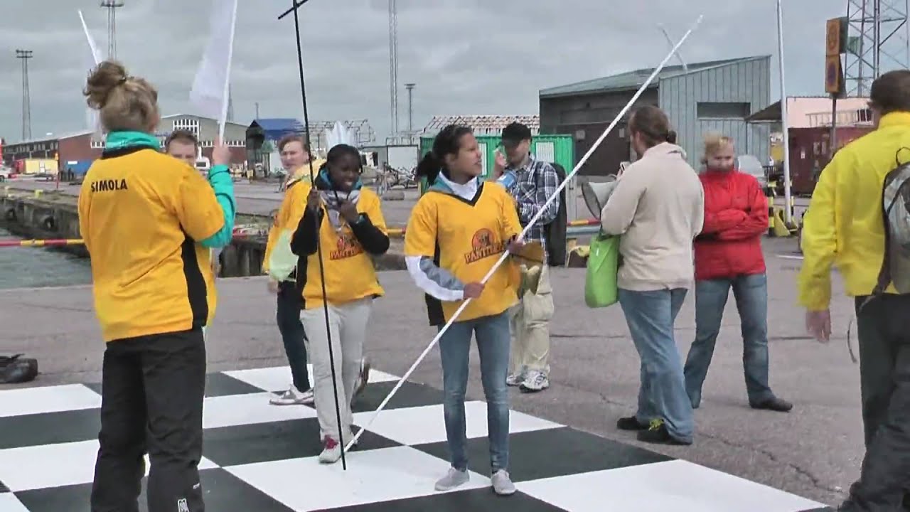 Human Chess Game - Ihmisshakkia part 1 - YouTube