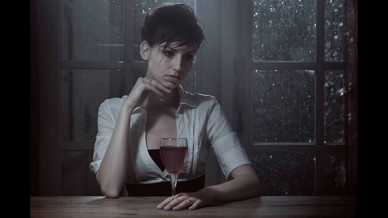 Photoshoot: Vrouw aan tafel met Mark de Roo - YouTube
