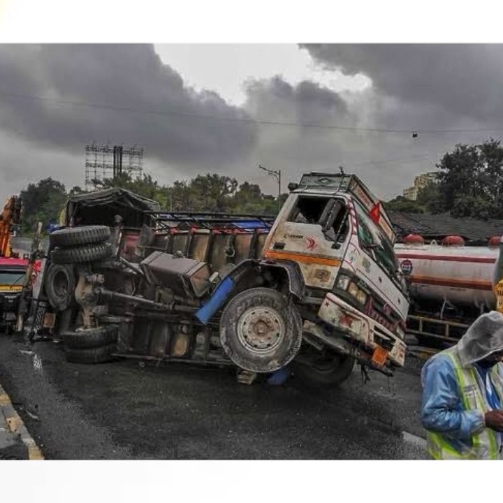 HIT & RUM LOW || TRUCK HIT & RUN LOW 🚚 - YouTube