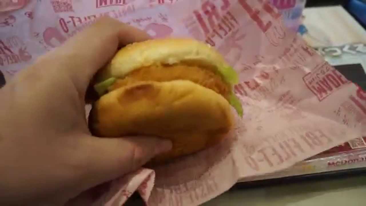Japanese McDonald's Shrimp Burger EBI Filet-O - YouTube