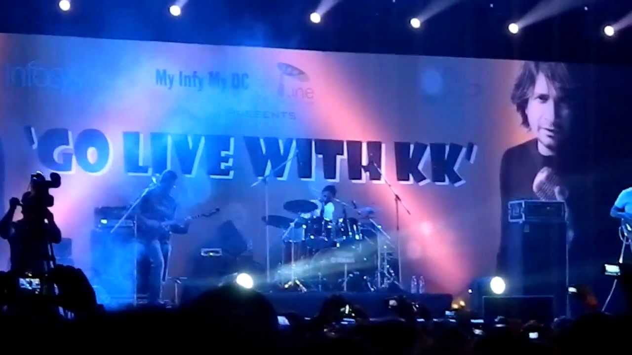 KK Live Performance 2011 - Bas Ek Pal @Infosys Pune - YouTube