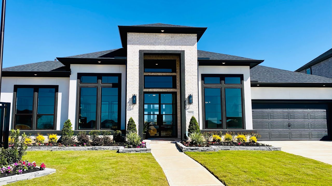 HUGE Living Room : Modern Home with Contemporary Decor Ideas : New ...