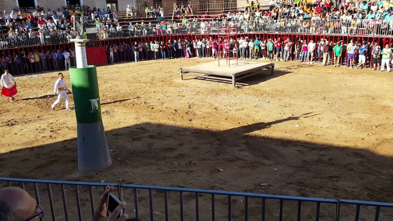 Alex Pipo salto del Ángel en la Almunia - YouTube