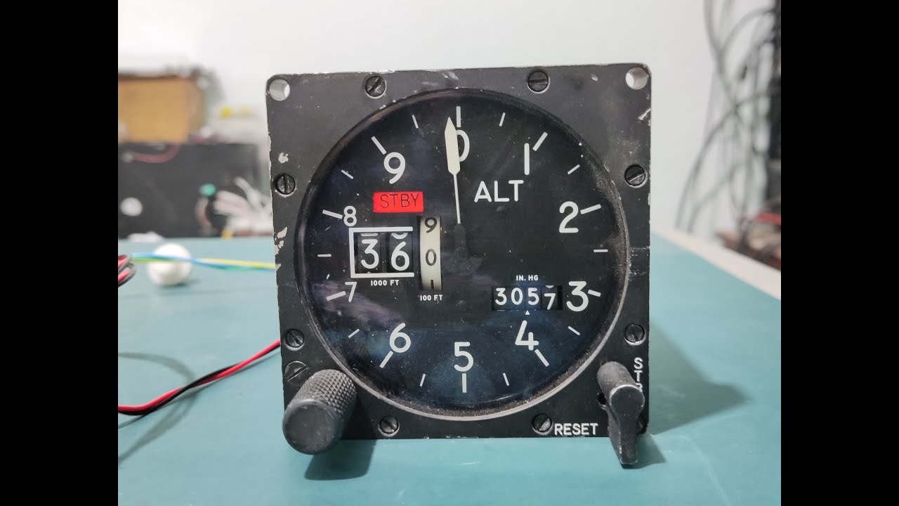 F-4E Phantom II Servoed Altimeter - YouTube