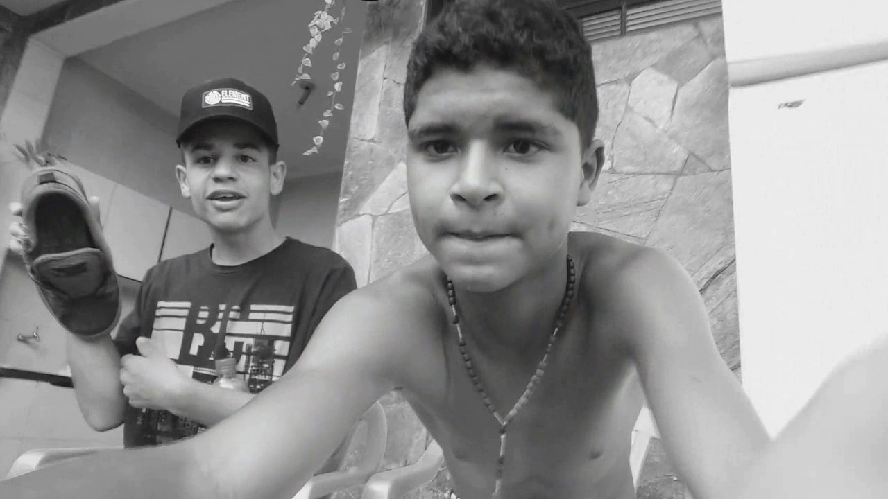 DESAFIO DA GARRAFA l ( Water Bottle Flip Song ) - YouTube