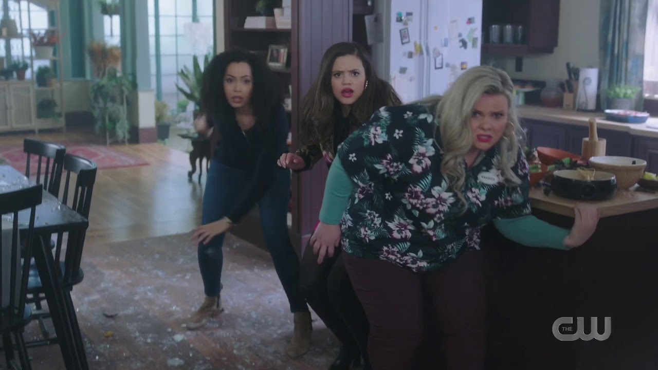 Charmed Reboot (2018) 1x12 Macy and Maggie are attacked by a witch ...