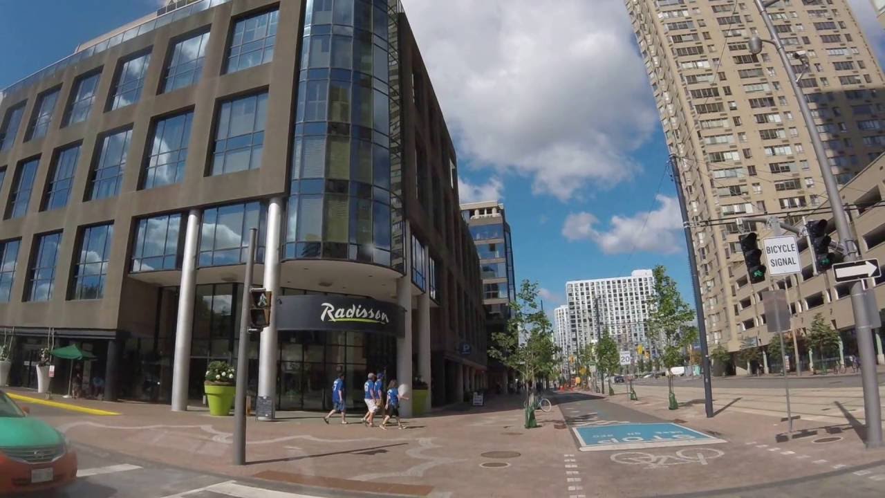 Review of the Radisson Admiral Hotel (Toronto-Harbourfront) - YouTube
