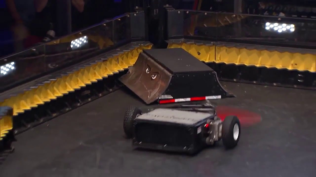 Tombstone vs Black Ice Battlebots - YouTube