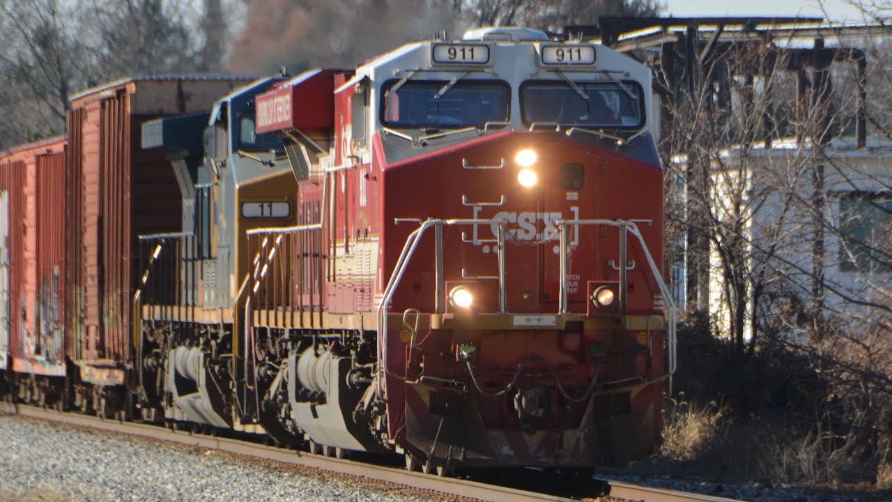 CSX 911 Leads M410-08 on the CSX Philadelphia Subdivision - YouTube